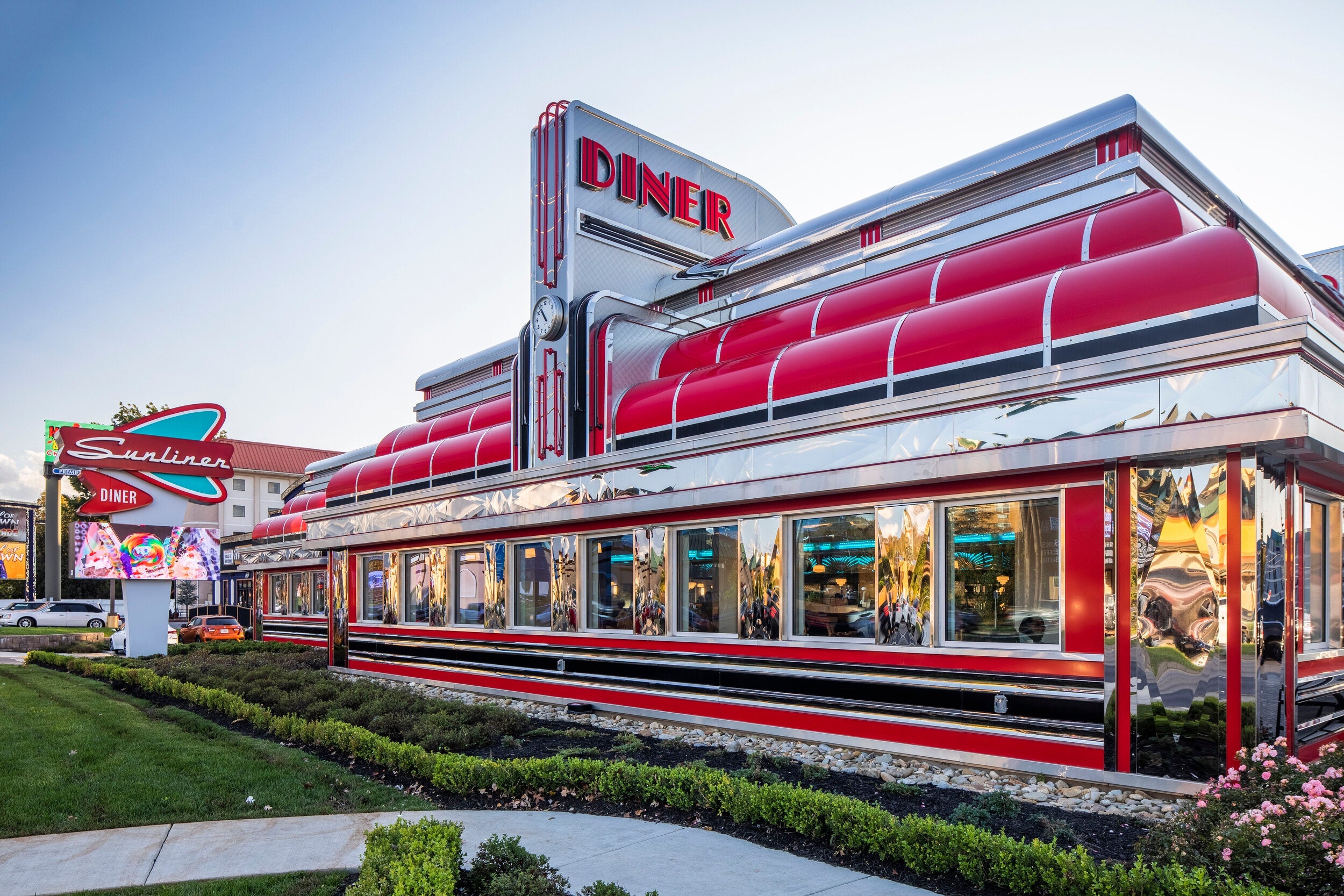 Sunliner Diner – Keef & Jess